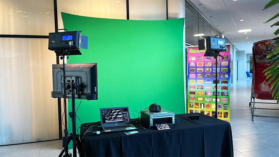 GREEN SCREEN – COCKTAIL HOUR ENTERTAINMENT